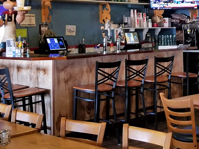 The bar invites you to pull up a stool and settle in for tales of the sea&mdash;and maybe another round of those incredible clam strips.