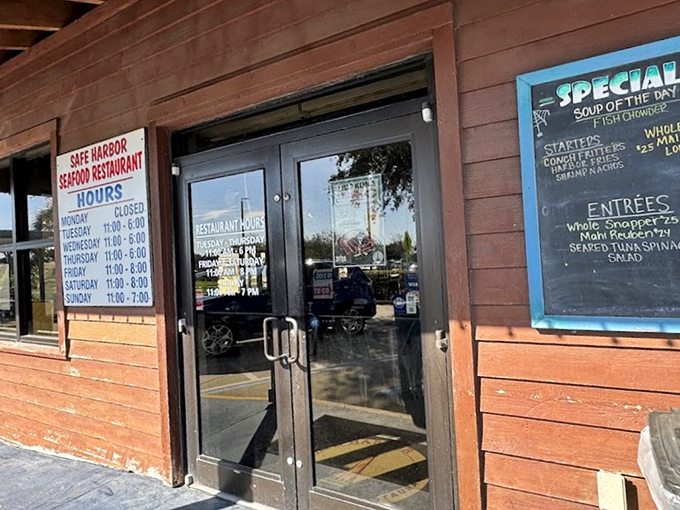 The entrance that's launched a thousand seafood cravings and even more satisfied sighs on the way out.