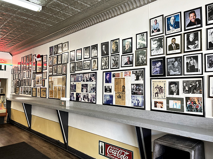 The wall of fame tells stories of everyone who's made the pilgrimage. In Chicago food circles, appearing here is like getting a star on Hollywood Boulevard. 