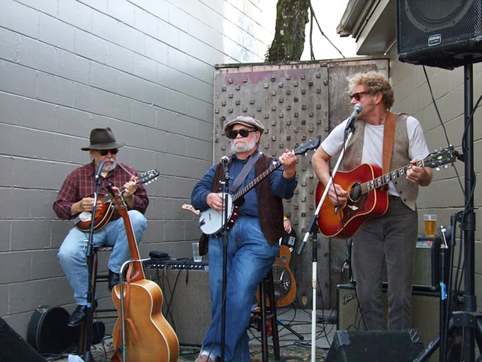 The blues and BBQ &ndash; a marriage made in heaven and perfected in Georgia. Some traditions are worth preserving.