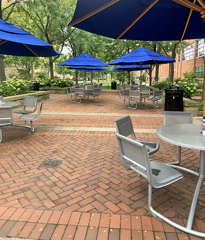 The perfect outdoor setting to contemplate life's big questions, like "Should I go back for seconds?" (The answer is always yes.)