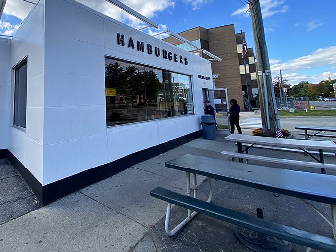 Outdoor picnic tables invite you to enjoy your burger bounty al fresco&mdash;because sometimes great food tastes even better under Michigan skies.