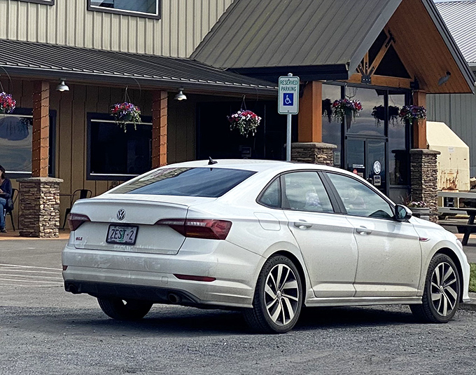 Even the parking lot has a certain charm &ndash; where cars wait patiently while their owners experience pie-induced euphoria inside.