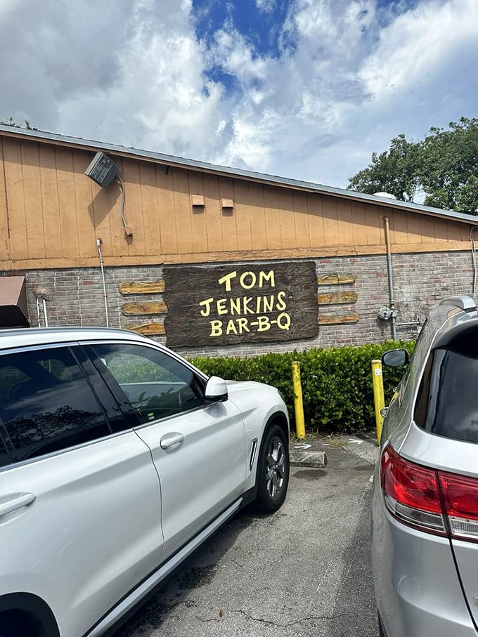 The parking lot&mdash;final resting place for empty stomachs. Cars from all over Florida make the pilgrimage to this temple of smoke.
