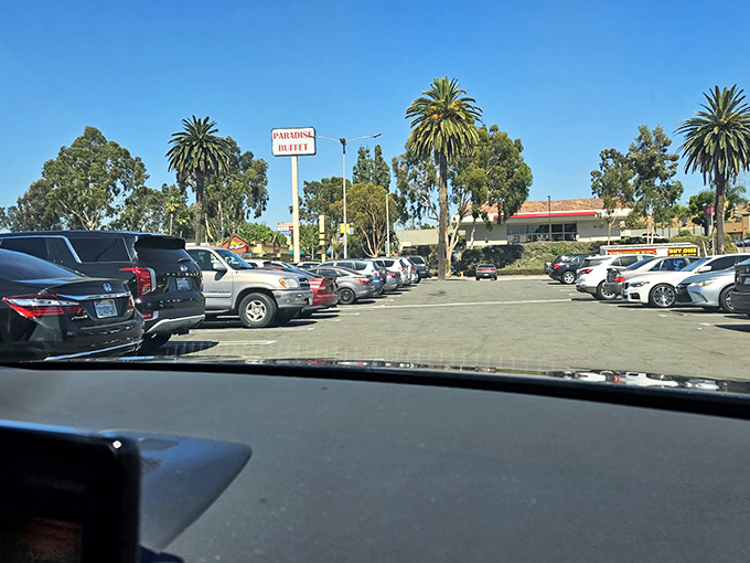 A packed parking lot is the universal sign language for "the food inside is worth whatever wait you might encounter."