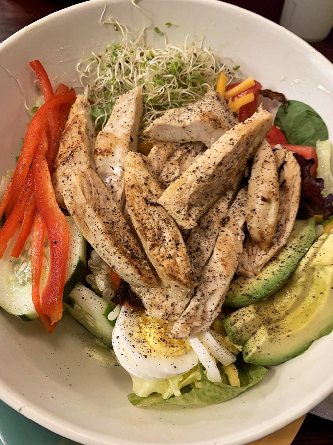 A salad that doesn't apologize for being healthy&mdash;it's too busy showing off perfectly seasoned chicken and fresh, crisp vegetables.