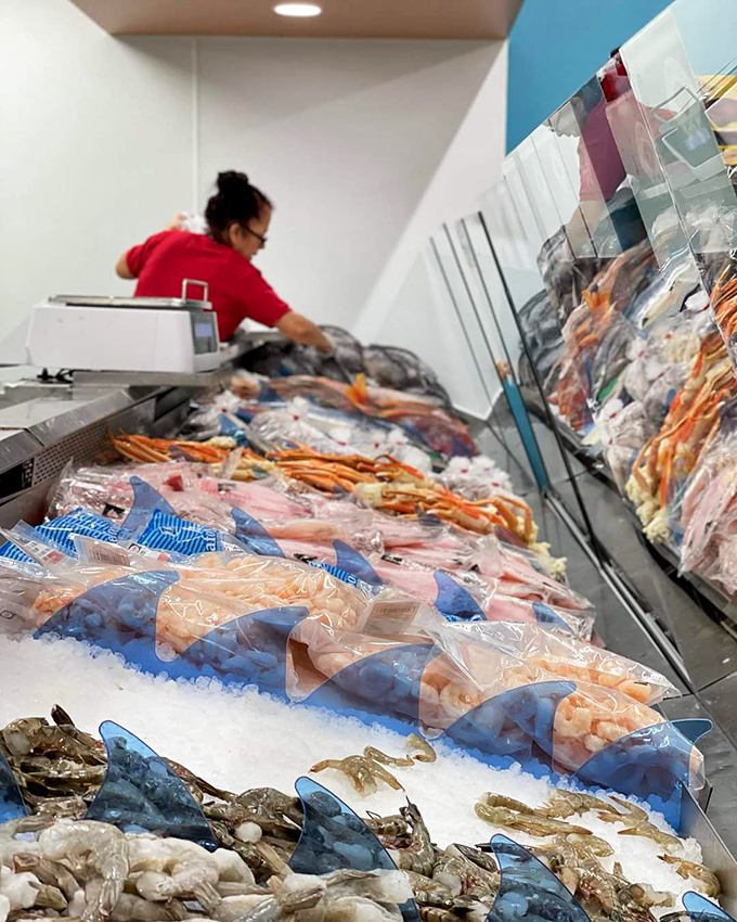 Fresh seafood on ice, ready to become tonight's dinner or tomorrow's ceviche masterpiece.