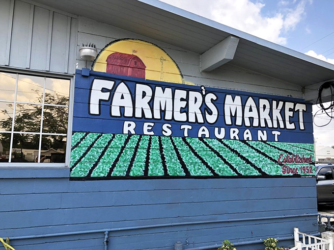 The iconic sign promises fields of flavor, and unlike most roadside promises, this one delivers beyond expectation.