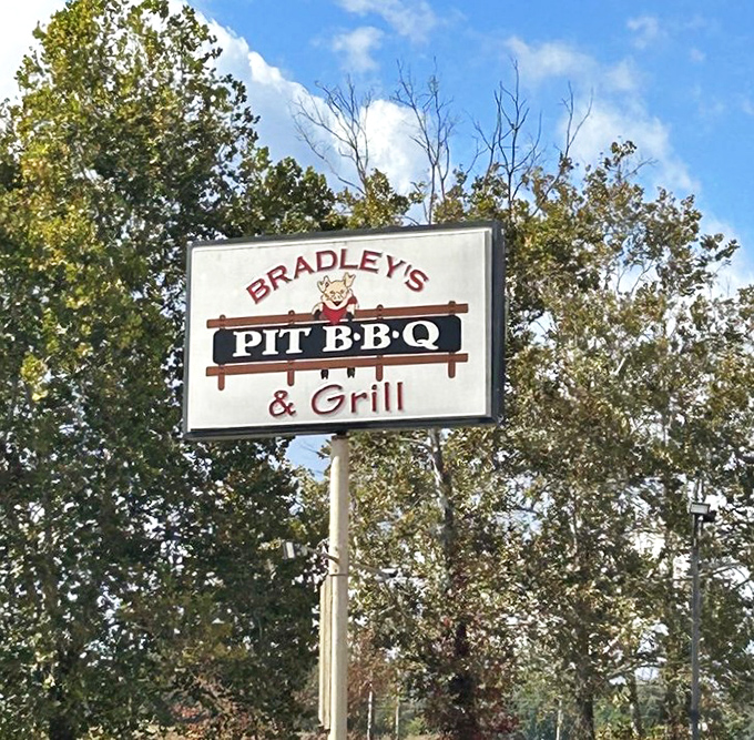 A sign so straightforward, it's practically poetry – no false advertising needed here.