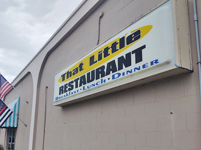 The side signage has that wonderful "we've been here forever" quality—like it's seen thousands of hungry people arrive and leave happier than when they came.