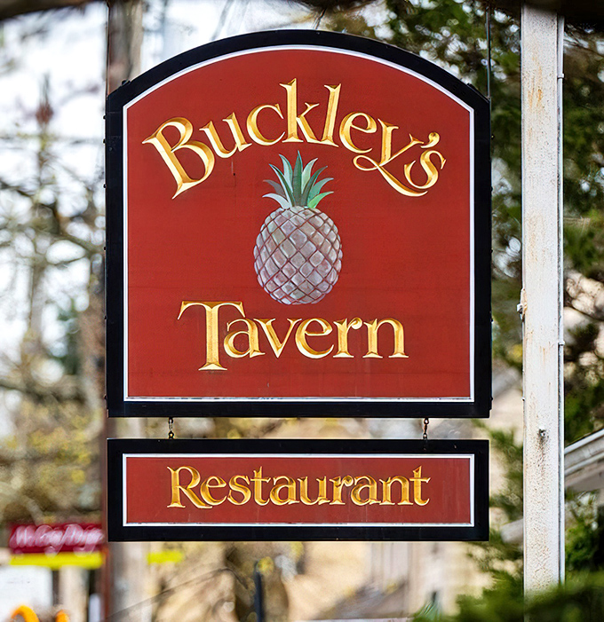 The iconic pineapple sign&mdash;universal symbol for "hospitality awaits"&mdash;has guided hungry Delawareans home for generations.