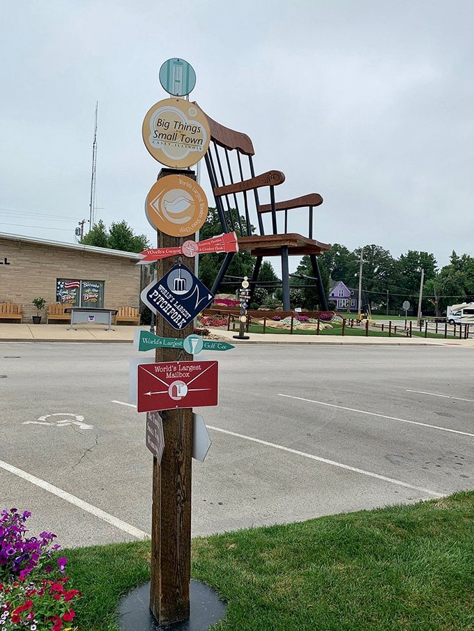 This helpful signpost ensures you won't miss any of Casey's oversized attractions&mdash;a scavenger hunt for the absurdly large.