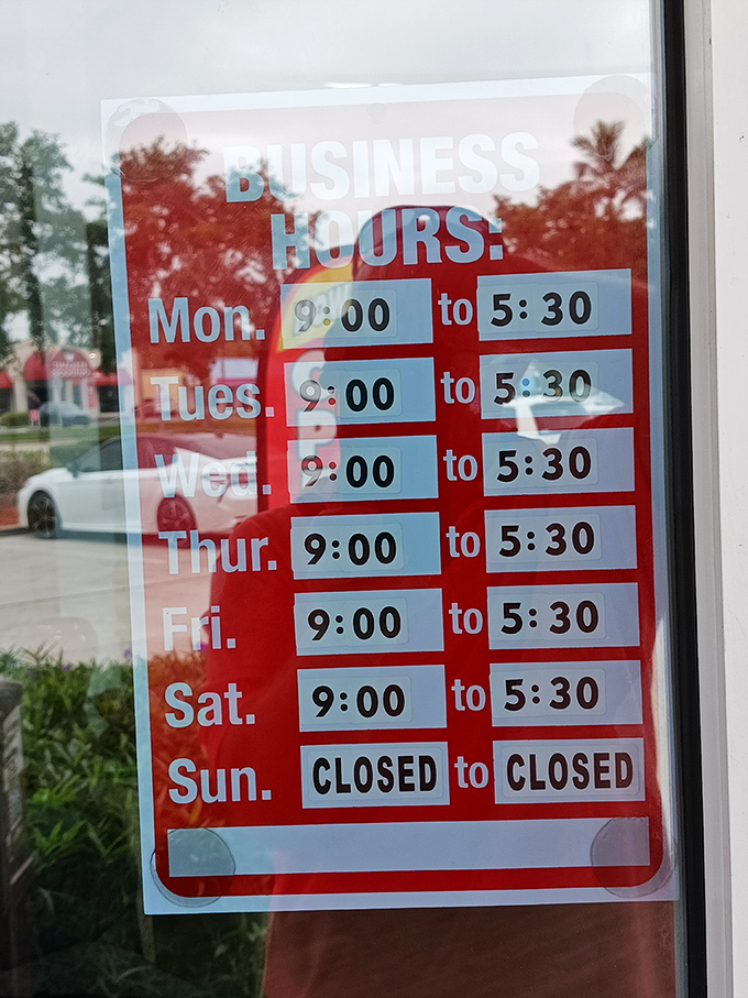 Open six days a week—which means six opportunities to score that perfect find before someone else snags it.