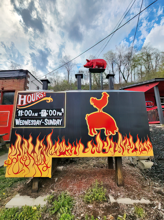 Those hours and flame graphics scream "we're here to feed you" in the universal language of hungry people everywhere.