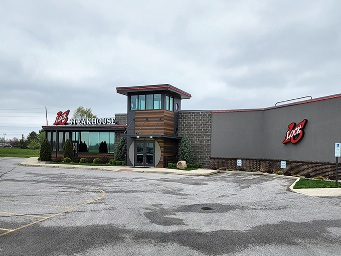 From this angle, Lock Sixteen reveals its substantial footprint&mdash;a testament to the fact that good food creates loyal customers who keep coming back.