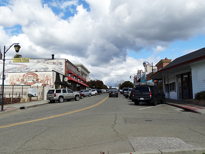 Auburn's main drag curves through town like a lazy river, lined with historic buildings that have thankfully escaped the clutches of corporate homogenization.
