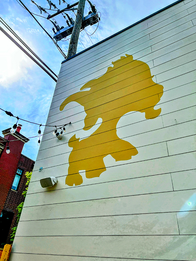 The giant yellow goat mural on the exterior wall isn't just a logo&mdash;it's a beacon for those seeking breakfast nirvana in the West Loop.