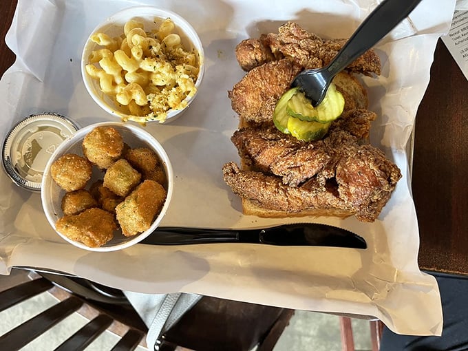 Crispy chicken tenders with mac and cheese&mdash;proof that Pappy's doesn't just excel at barbecue, but at all forms of comfort food.