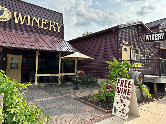 Eagles Landing Winery tempts passersby with perhaps the three most beautiful words in the English language: "Free Wine Tasting."