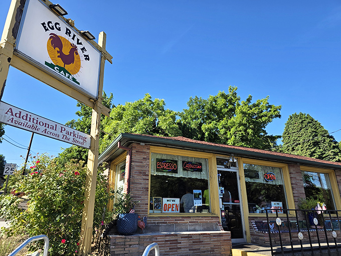 Egg River Caf&eacute;'s cheerful sign and cozy storefront promise the kind of breakfast that makes you forget all about that diet you started yesterday.