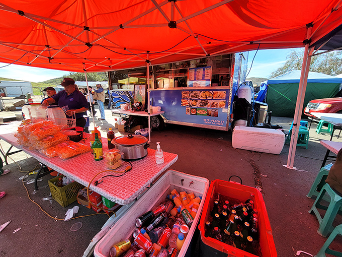 The heart of any great market&mdash;the food vendors. Where shopping stamina is restored one taco and cold drink at a time.