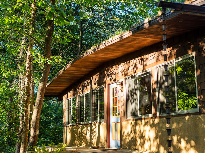 Makanda Inn offers cozy accommodations that make you feel like you're staying at your favorite aunt's house.