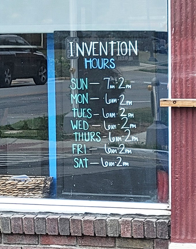 These hours are tattooed on the hearts of regulars who plan their weeks around that 6am opening. Breakfast waits for no one!