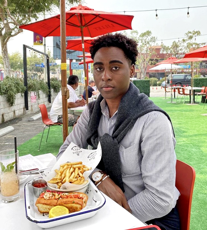 The outdoor dining area offers a perfect California seafood experience&mdash;lobster rolls and sunshine, a combination that simply cannot be improved upon.