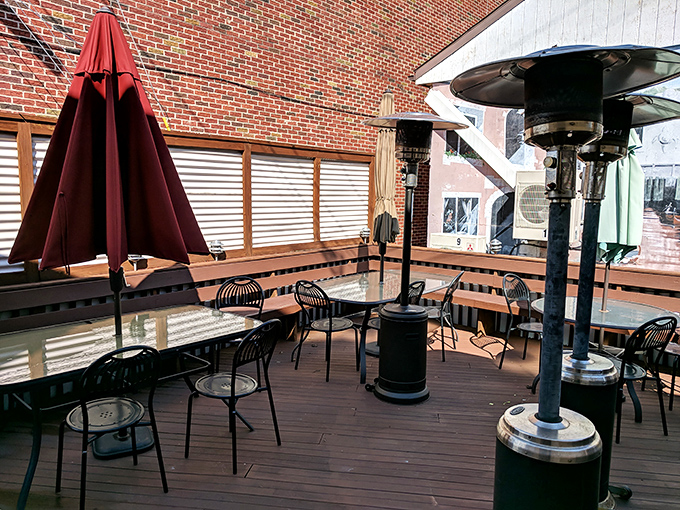 Al fresco dining where you can people-watch while pizza-munching, making every meal feel like dinner and a show.