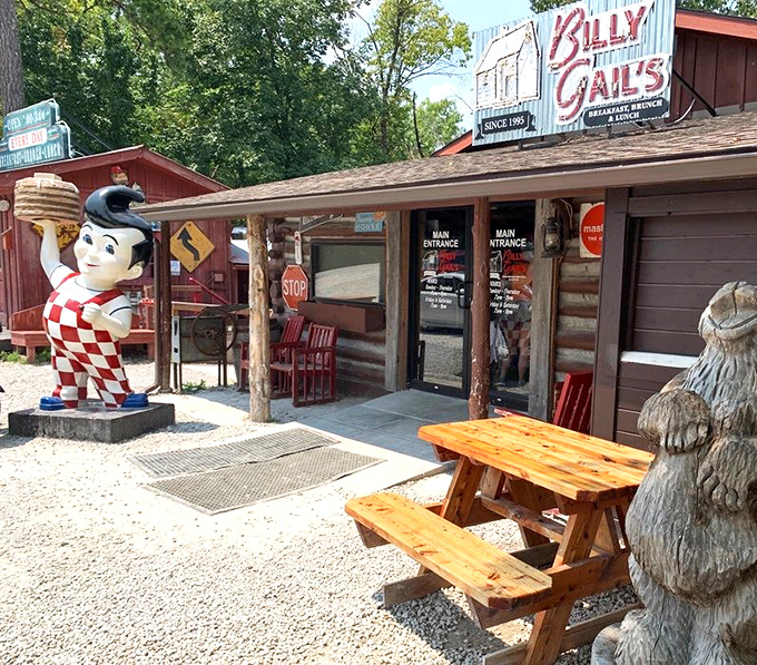 The entrance guarded by a Big Boy-esque statue in a checkered outfit. Like a friendly sentinel announcing: "Abandon diets, all ye who enter here."