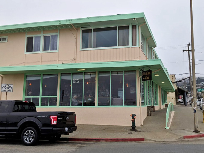 The corner location means twice the ocean views &ndash; because why settle for one magnificent vista when you can have two?