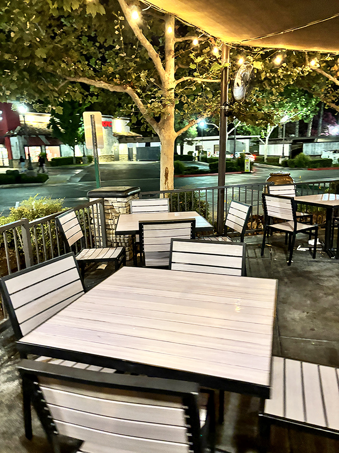 Al fresco dining where the aroma of smoked meat mingles with California sunshine &ndash; paradise found in Riverside.