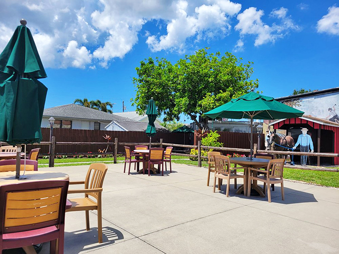 Florida sunshine meets Amish hospitality on this outdoor patio. When the weather's this perfect, even pie tastes better al fresco. 