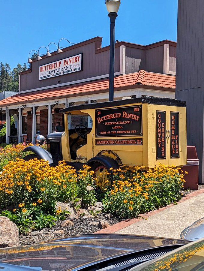 That vintage delivery truck out front isn't going anywhere&mdash;except maybe into your Instagram feed. Gold Rush charm with buttercup-yellow flair.