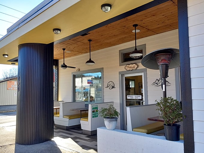 Even the outdoor seating area says "mountain charm with a side of comfort"&mdash;the perfect appetizer before you step inside for the main event.