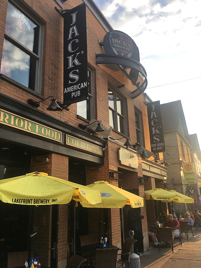 Sidewalk seating offers prime people-watching opportunities while you savor Milwaukee's finest comfort food in the fresh air.