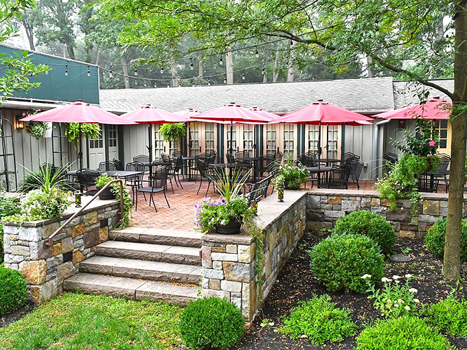 Al fresco dining extends the magic outdoors, where Pennsylvania's natural beauty enhances every delicious bite taken.