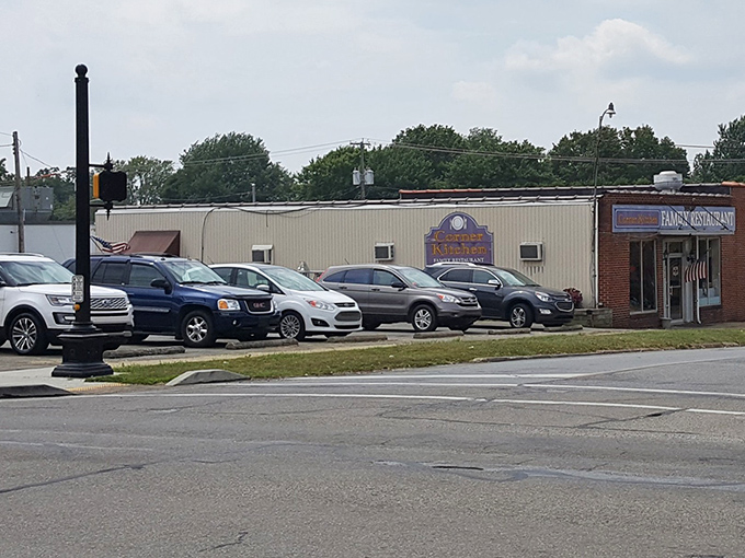 Plenty of parking for all those folks driving in from neighboring counties for their chili fix.