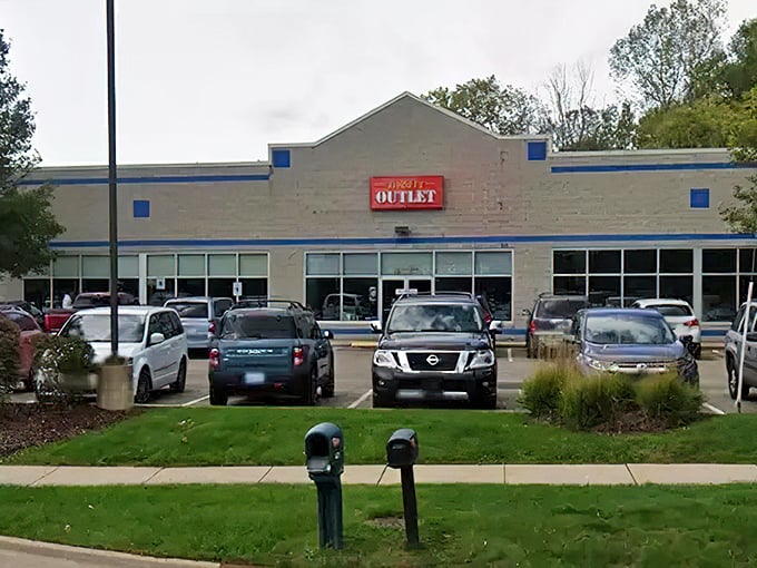 The parking lot tells stories of successful treasure hunts and cars loaded with bargains.