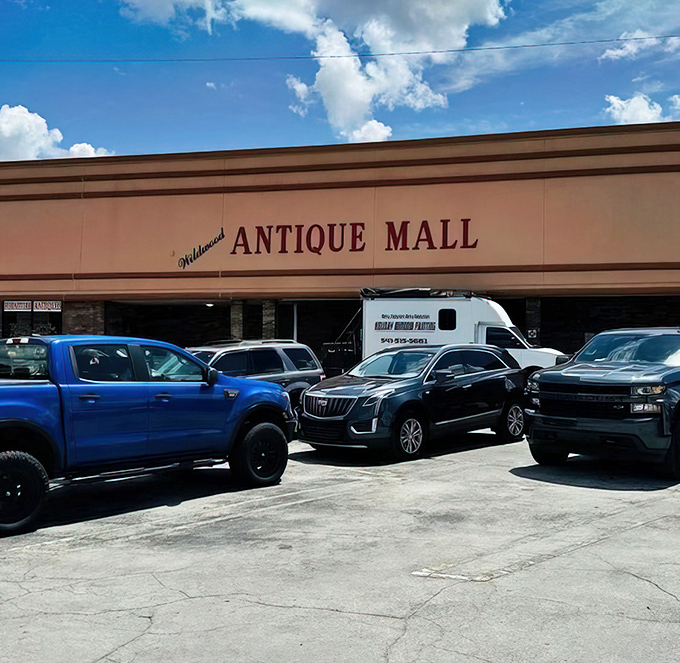 A busy parking lot &ndash; the universal sign of "get here early or the good stuff will be gone." Treasure hunters know the code.