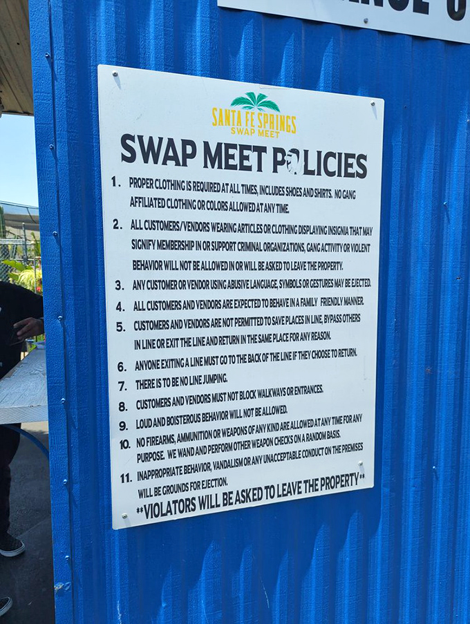 The rules of engagement clearly posted&mdash;a reminder that even in a marketplace of treasures, community standards keep the experience enjoyable for all.