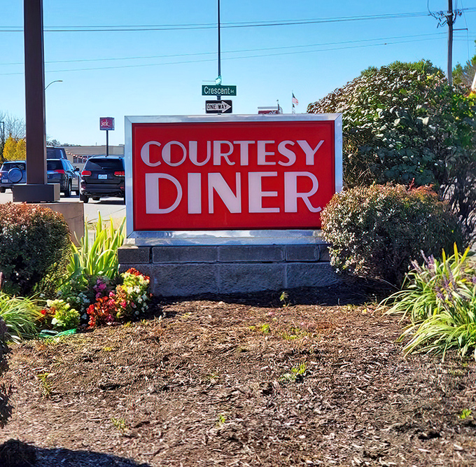 No fancy landscaping needed when what's inside is this good—just a straightforward sign announcing you've arrived at your comfort food destination.