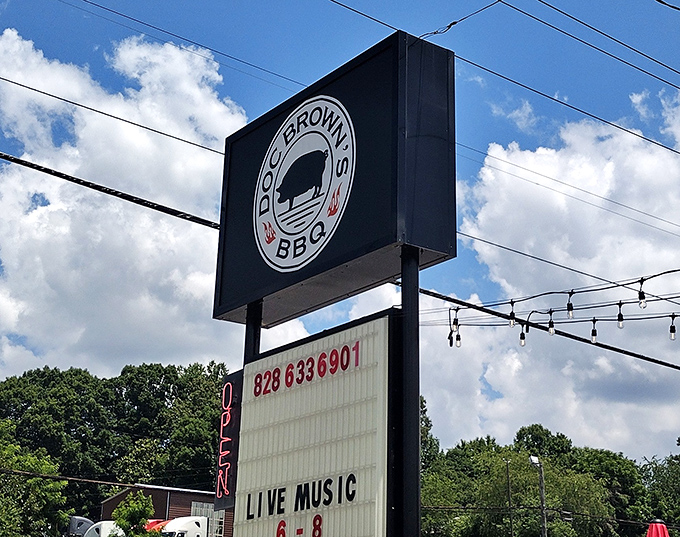 The sign that's guided countless hungry souls to barbecue salvation&mdash;like a North Star for those whose compass points to perfectly smoked meat.