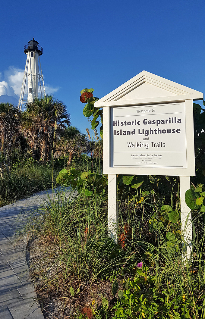 The official welcome sign stands like a friendly ma&icirc;tre d', inviting you to experience a slice of authentic Florida maritime history.