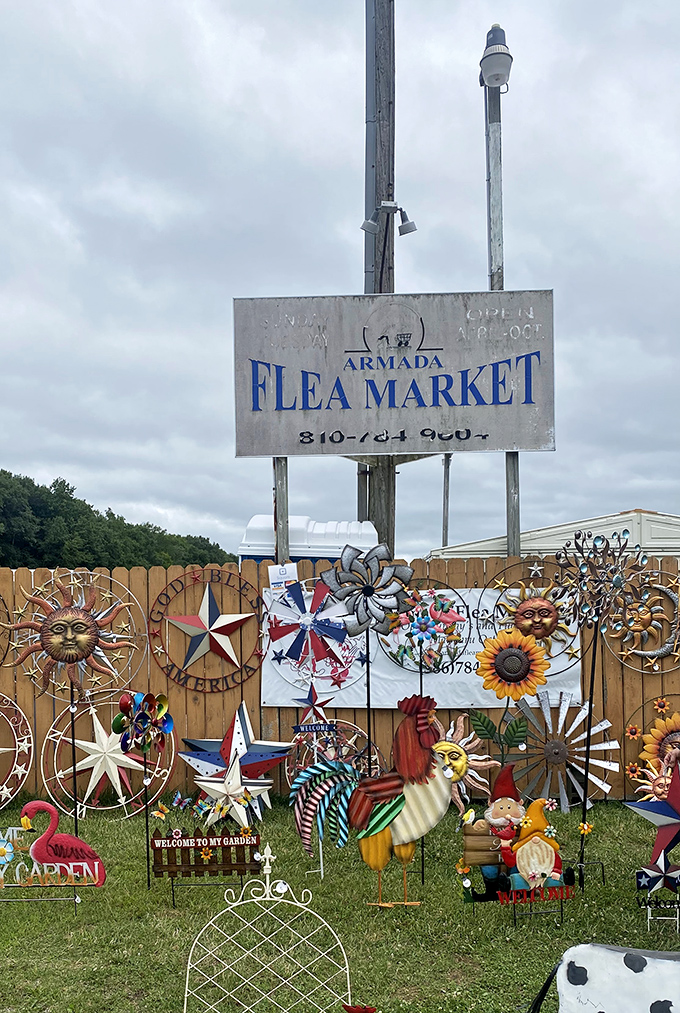 The entrance sign promises treasures within, while garden ornaments stand guard. Your wallet is already getting nervous!