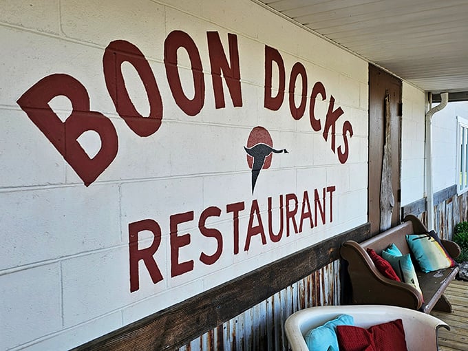 The sign that's launched a thousand seafood pilgrimages. Simple, straightforward, and promising exactly what it delivers&mdash;no more, no less.