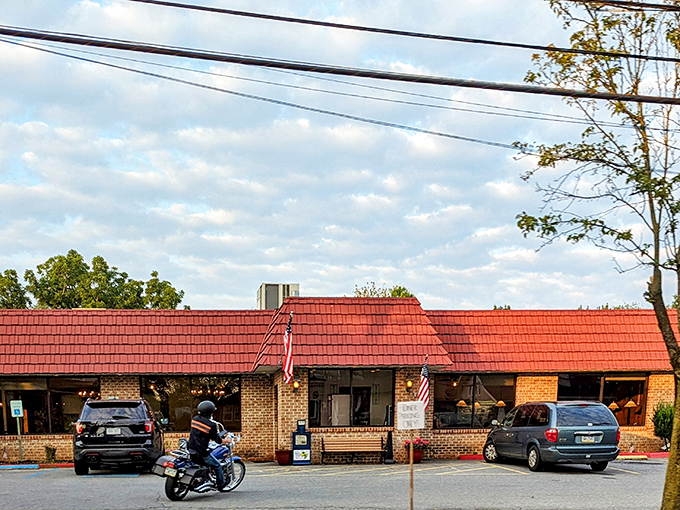 From this angle, you can almost smell the bacon and hear the sizzle of the grill&mdash;the diner's siren song calling you home to breakfast.