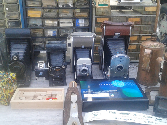 These vintage cameras have captured countless memories—now they're waiting for collectors who appreciate mechanical artistry from a pre-digital era.