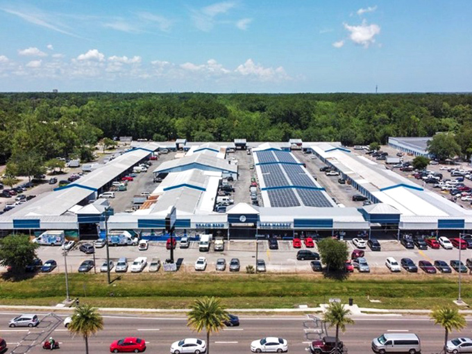 From above, the market resembles a small city dedicated to the art of the deal. Those solar panels aren't just eco-friendly&mdash;they're powering thousands of "I found it!" moments.