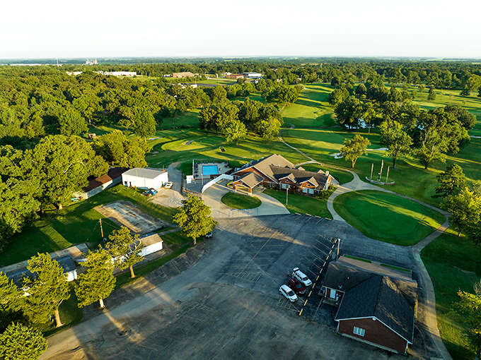 The country club clubhouse welcomes golfers without the pretension &ndash; no ascots required to enjoy these surprisingly affordable greens.